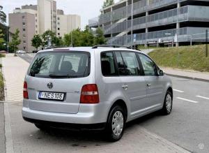 Grey Volkswagen Touran 2006 in Vilnius, with an engine capacity of 1.90 L and mileage of 295 thousand km for 2800 €, photo 7 on AUTOMOTO.COM.LV