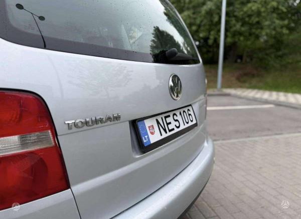 Grey Volkswagen Touran 2006 in Vilnius, with an engine capacity of 1.90 L and mileage of 295 thousand km for 2800 €, photo 10 on AUTOMOTO.COM.LV