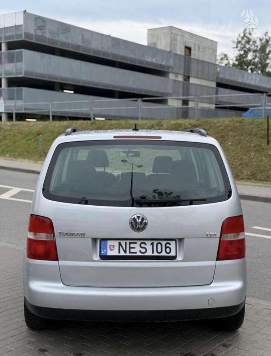 Grey Volkswagen Touran 2006 in Vilnius, with an engine capacity of 1.90 L and mileage of 295 thousand km for 2800 €, photo 12 on AUTOMOTO.COM.LV