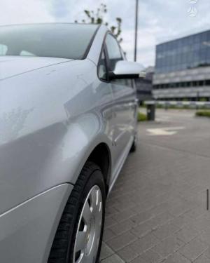 Grey Volkswagen Touran 2006 in Vilnius, with an engine capacity of 1.90 L and mileage of 295 thousand km for 2800 €, photo 14 on AUTOMOTO.COM.LV
