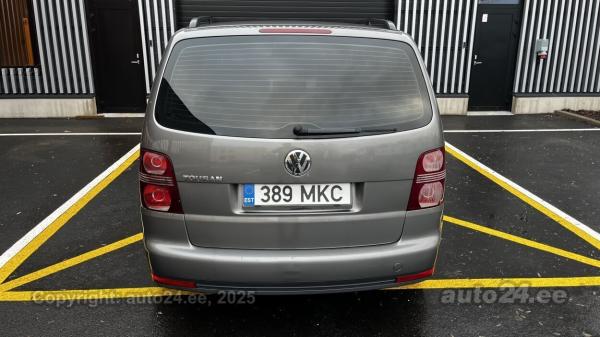 Grey Volkswagen Touran 2007 in Viljandi, with an engine capacity of 1.60 L and mileage of 230 thousand km for 3990 €, photo 2 on AUTOMOTO.COM.LV