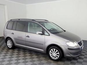 Pelēks Volkswagen Touran 2007 Tallina, ar dzinēja tilpumu 1.90 L un nobraukumu 307 tūkst. km par 2199 €, foto 9 vietnē AUTOMOTO.COM.LV