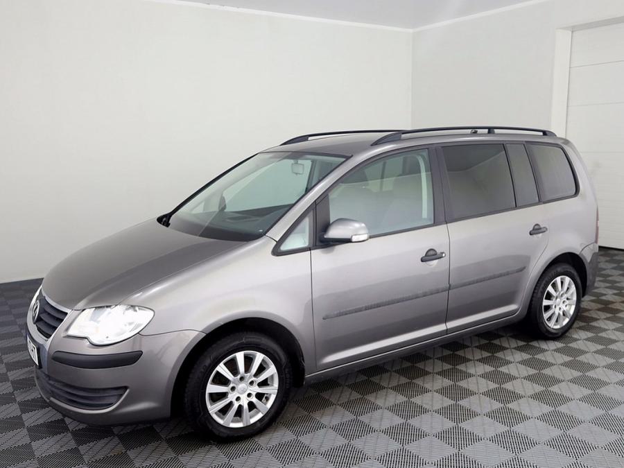 Pelēks Volkswagen Touran 2007 Tallina, ar dzinēja tilpumu 1.90 L un nobraukumu 307 tūkst. km par 2199 €, foto 10 vietnē AUTOMOTO.COM.LV