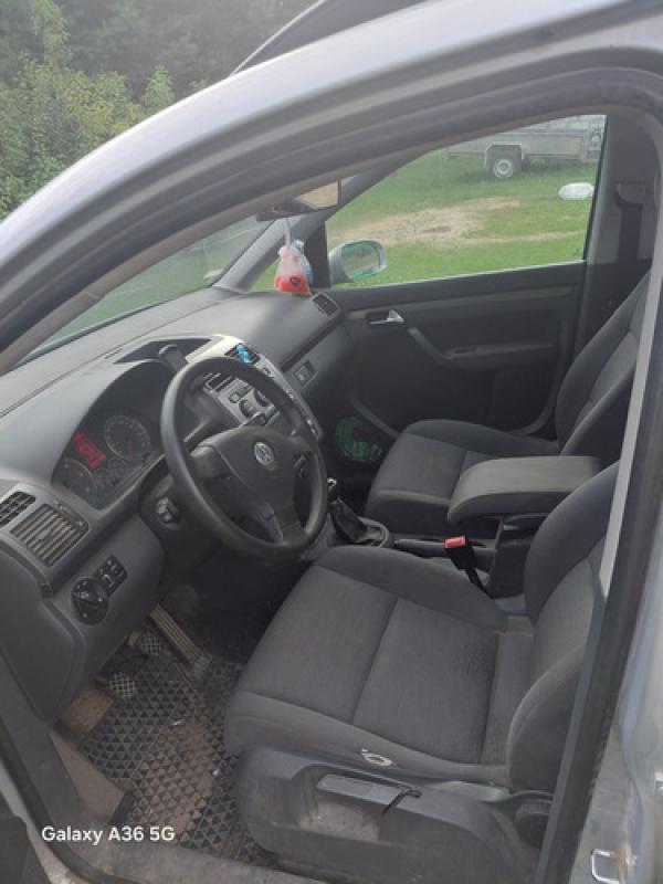 Pelēks Volkswagen Touran 2007 Valga, ar dzinēja tilpumu 1.90 L un nobraukumu 0 tūkst. km par 500 €, foto 4 vietnē AUTOMOTO.COM.LV
