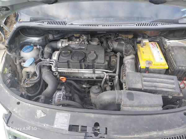 Pelēks Volkswagen Touran 2007 Valga, ar dzinēja tilpumu 1.90 L un nobraukumu 0 tūkst. km par 500 €, foto 8 vietnē AUTOMOTO.COM.LV