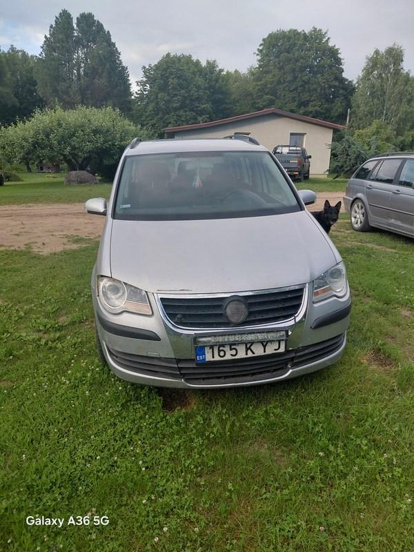 Pelēks Volkswagen Touran 2007 Valga, ar dzinēja tilpumu 1.90 L un nobraukumu 0 tūkst. km par 500 €, foto 10 vietnē AUTOMOTO.COM.LV