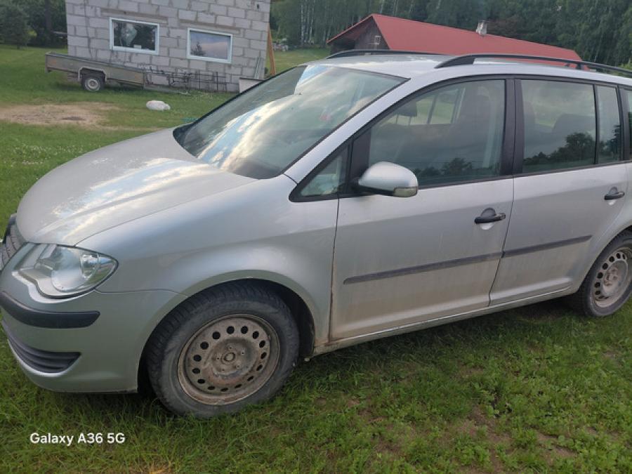 Pelēks Volkswagen Touran 2007 Valga, ar dzinēja tilpumu 1.90 L un nobraukumu 0 tūkst. km par 500 €, foto 4 vietnē AUTOMOTO.COM.LV