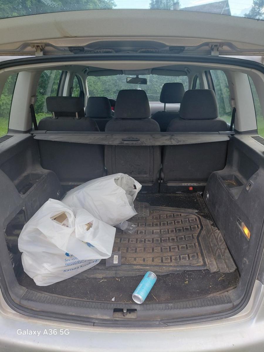 Pelēks Volkswagen Touran 2007 Valga, ar dzinēja tilpumu 1.90 L un nobraukumu 0 tūkst. km par 500 €, foto 16 vietnē AUTOMOTO.COM.LV