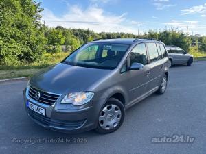 Pelēks Volkswagen Touran 2007 Tallina, ar dzinēja tilpumu 1.90 L un nobraukumu 259 tūkst. km par 1399 €, foto 4 vietnē AUTOMOTO.COM.LV