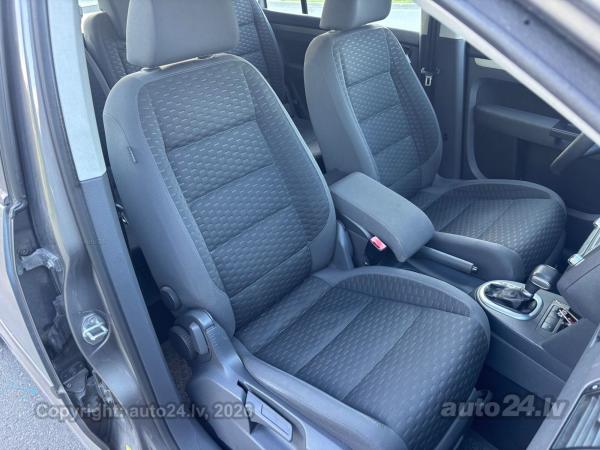 Grey Volkswagen Touran 2007 in Tallinn, with an engine capacity of 1.90 L and mileage of 259 thousand km for 1399 €, photo 9 on AUTOMOTO.COM.LV
