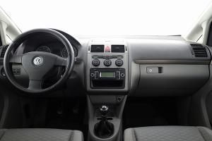 Pelēks Volkswagen Touran 2007 Tallina, ar dzinēja tilpumu 1.90 L un nobraukumu 306 tūkst. km par 2199 €, foto 6 vietnē AUTOMOTO.COM.LV