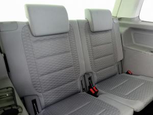Pelēks Volkswagen Touran 2007 Tallina, ar dzinēja tilpumu 1.90 L un nobraukumu 306 tūkst. km par 2199 €, foto 9 vietnē AUTOMOTO.COM.LV