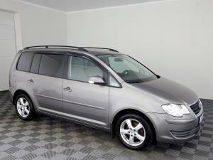 Pelēks Volkswagen Touran 2007 Tallina, ar dzinēja tilpumu 1.90 L un nobraukumu 306 tūkst. km par 2199 €, foto 10 vietnē AUTOMOTO.COM.LV