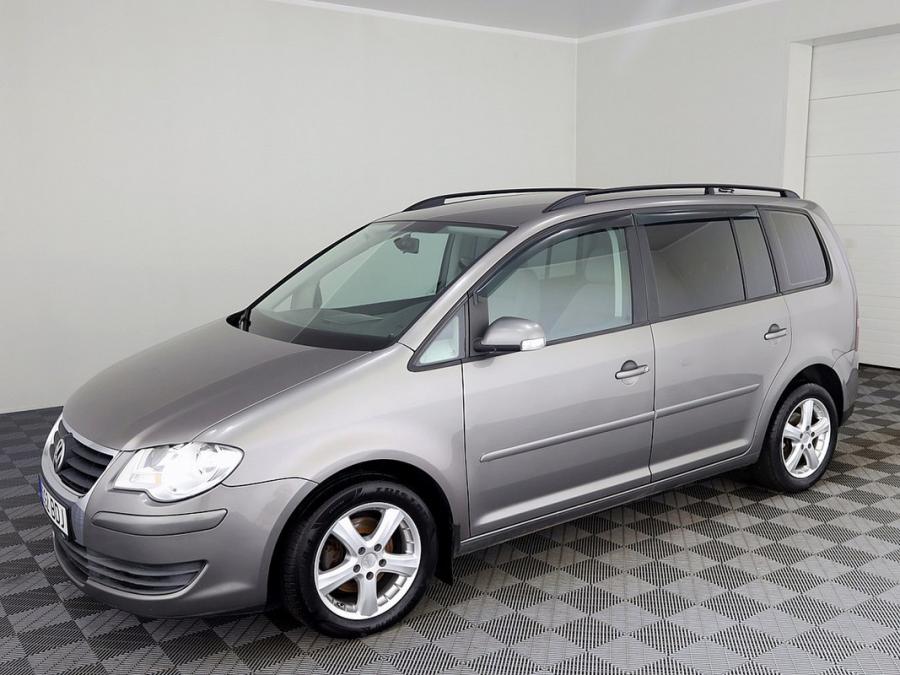 Pelēks Volkswagen Touran 2007 Tallina, ar dzinēja tilpumu 1.90 L un nobraukumu 306 tūkst. km par 2199 €, foto 11 vietnē AUTOMOTO.COM.LV