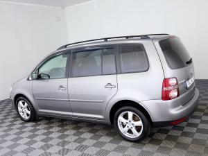 Pelēks Volkswagen Touran 2007 Tallina, ar dzinēja tilpumu 1.90 L un nobraukumu 306 tūkst. km par 2199 €, foto 13 vietnē AUTOMOTO.COM.LV