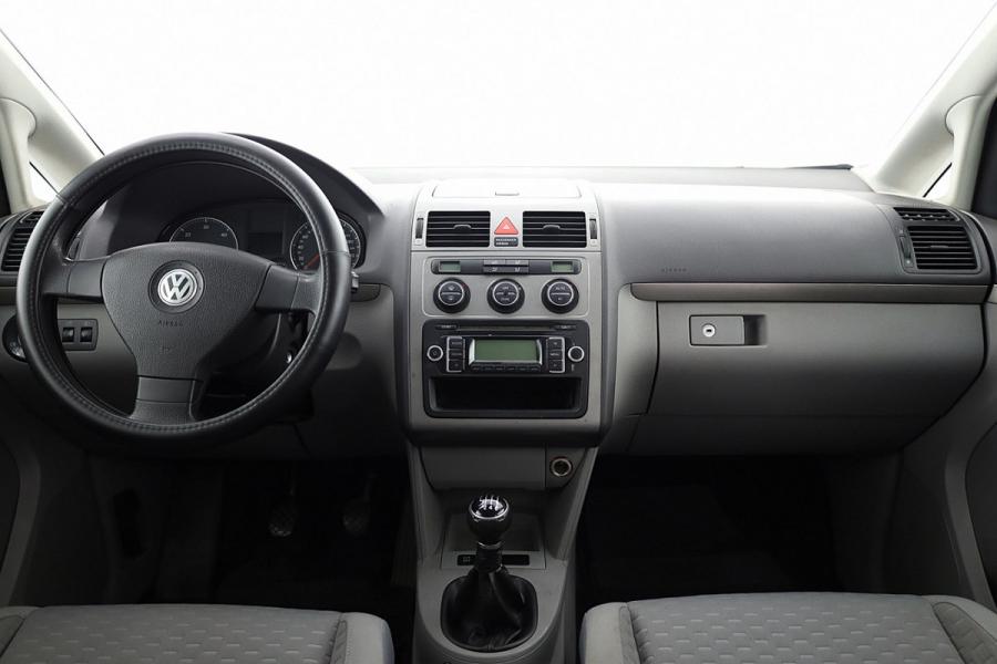 Pelēks Volkswagen Touran 2007 Tallina, ar dzinēja tilpumu 1.90 L un nobraukumu 306 tūkst. km par 2199 €, foto 14 vietnē AUTOMOTO.COM.LV