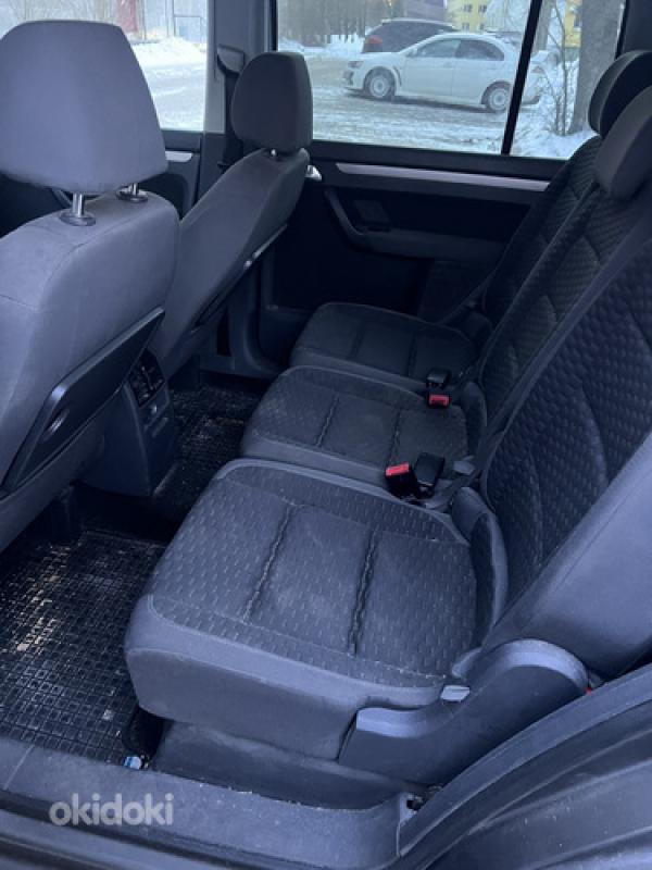 Pelēks Volkswagen Touran 2007 Tallina, ar dzinēja tilpumu 1.90 L un nobraukumu 386 tūkst. km par 1199 €, foto 3 vietnē AUTOMOTO.COM.LV