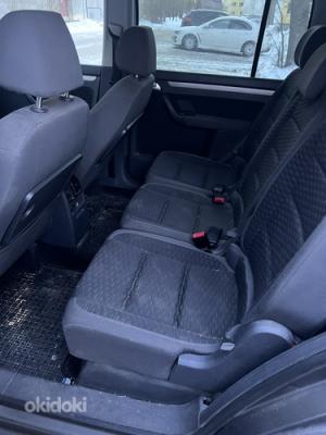 Pelēks Volkswagen Touran 2007 Tallina, ar dzinēja tilpumu 1.90 L un nobraukumu 386 tūkst. km par 1199 €, foto 4 vietnē AUTOMOTO.COM.LV