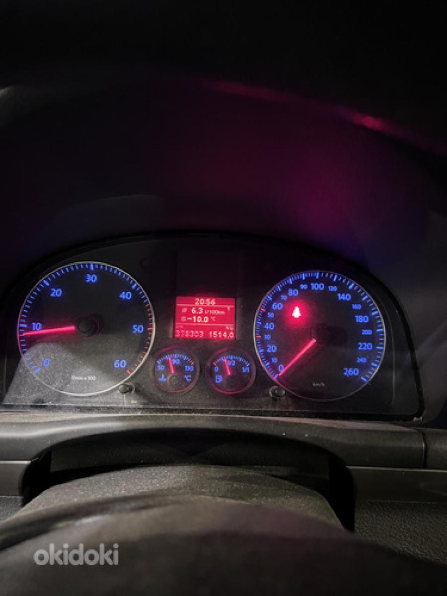 Pelēks Volkswagen Touran 2007 Tallina, ar dzinēja tilpumu 1.90 L un nobraukumu 386 tūkst. km par 1199 €, foto 6 vietnē AUTOMOTO.COM.LV