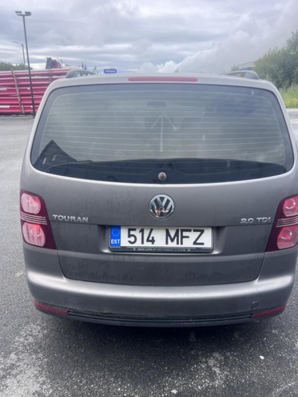 Pelēks Volkswagen Touran 2007 Tallina, ar dzinēja tilpumu 1.90 L un nobraukumu 386 tūkst. km par 1199 €, foto 8 vietnē AUTOMOTO.COM.LV