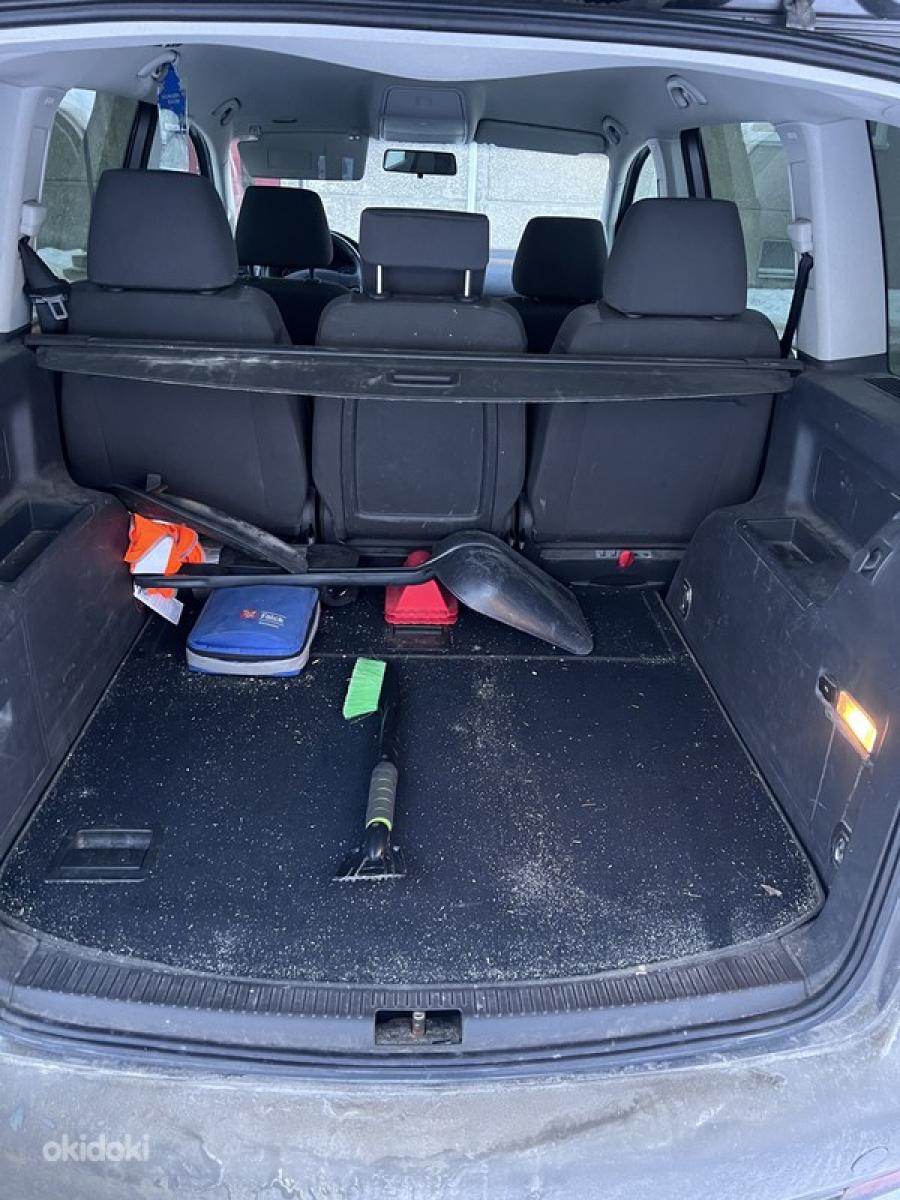 Pelēks Volkswagen Touran 2007 Tallina, ar dzinēja tilpumu 1.90 L un nobraukumu 386 tūkst. km par 1199 €, foto 15 vietnē AUTOMOTO.COM.LV