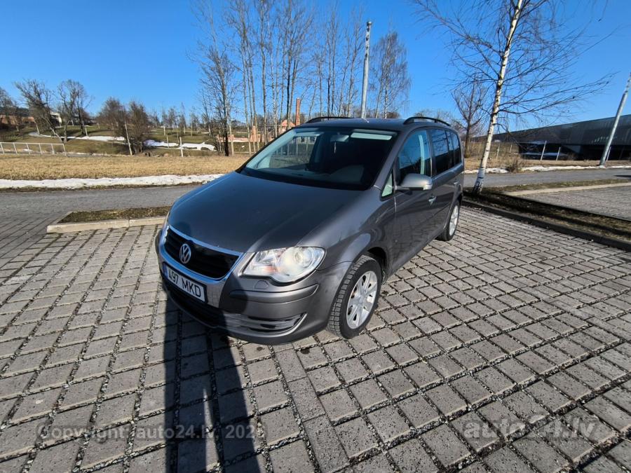 Grey Volkswagen Touran 2007 in Tartu, with an engine capacity of 1.90 L and mileage of 505 thousand km for 1999 €, photo 1 on AUTOMOTO.COM.LV