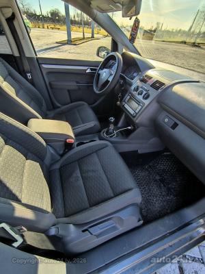 Grey Volkswagen Touran 2007 in Tartu, with an engine capacity of 1.90 L and mileage of 505 thousand km for 1999 €, photo 7 on AUTOMOTO.COM.LV