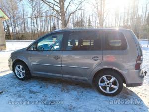 Grey Volkswagen Touran 2008 in Tallinn, with an engine capacity of 1.90 L and mileage of 374 thousand km for 3000 €, photo 2 on AUTOMOTO.COM.LV
