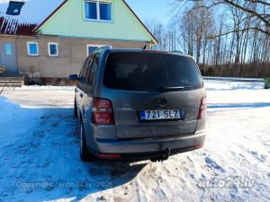 Grey Volkswagen Touran 2008 in Tallinn, with an engine capacity of 1.90 L and mileage of 374 thousand km for 3000 €, photo 4 on AUTOMOTO.COM.LV