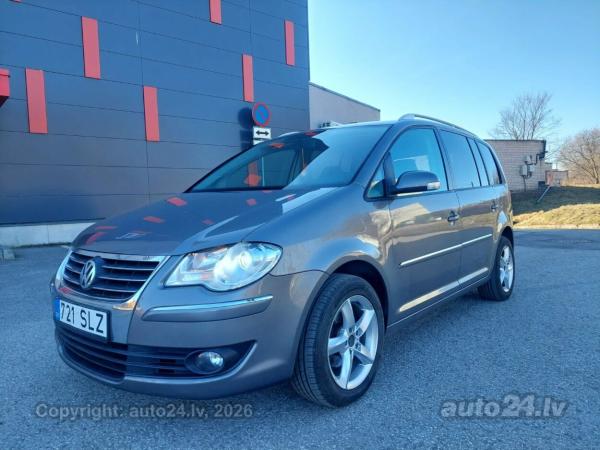Grey Volkswagen Touran 2008 in Tartu, with an engine capacity of 1.90 L and mileage of 376 thousand km for 3500 €, photo 1 on AUTOMOTO.COM.LV