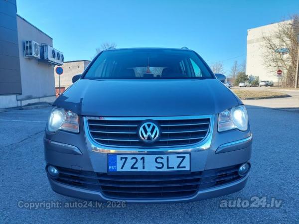 Grey Volkswagen Touran 2008 in Tartu, with an engine capacity of 1.90 L and mileage of 376 thousand km for 3500 €, photo 2 on AUTOMOTO.COM.LV