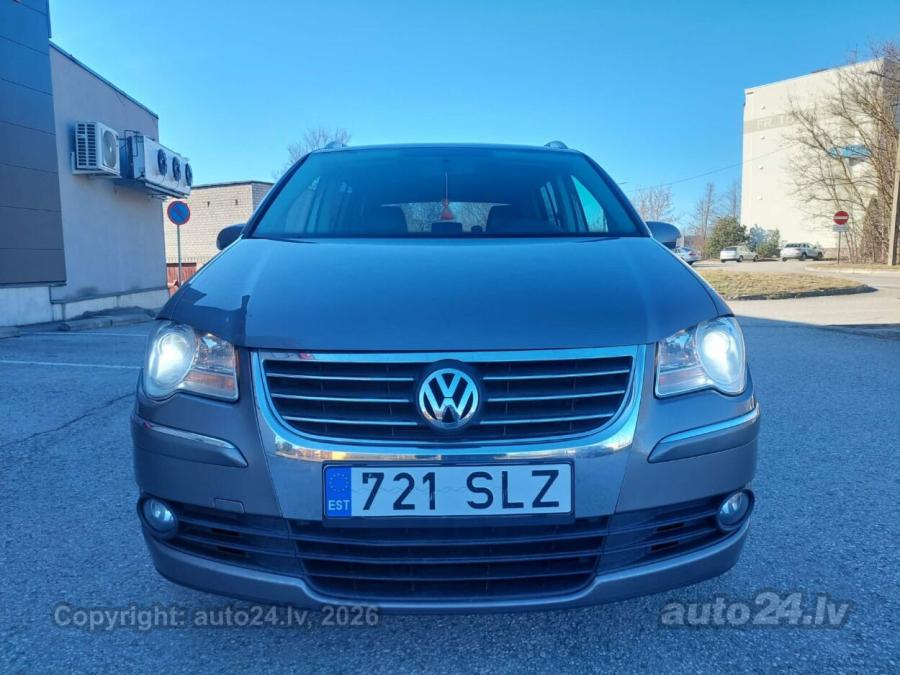 Pelēks Volkswagen Touran 2008 Tartu, ar dzinēja tilpumu 1.90 L un nobraukumu 376 tūkst. km par 3500 €, foto 2 vietnē AUTOMOTO.COM.LV