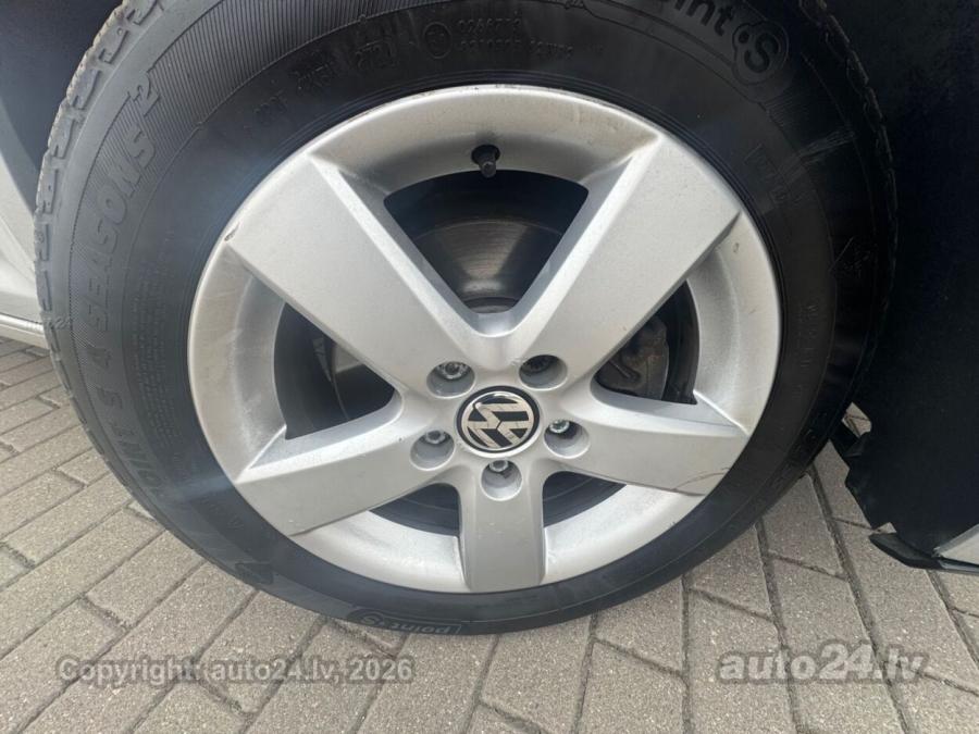 Grey Volkswagen Touran 2008 in Viljandi, with an engine capacity of 1.90 L and mileage of 225 thousand km for 5499 €, photo 27 on AUTOMOTO.COM.LV