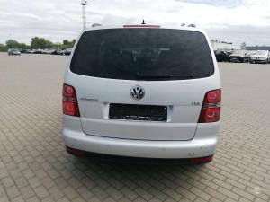 Pelēks Volkswagen Touran 2008 Marijampole, ar dzinēja tilpumu 1.90 L un nobraukumu 273 tūkst. km par 3599 €, foto 4 vietnē AUTOMOTO.COM.LV