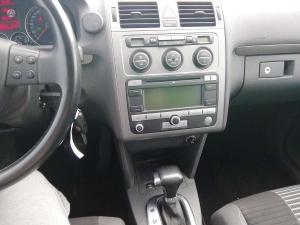 Pelēks Volkswagen Touran 2008 Marijampole, ar dzinēja tilpumu 1.90 L un nobraukumu 273 tūkst. km par 3599 €, foto 18 vietnē AUTOMOTO.COM.LV