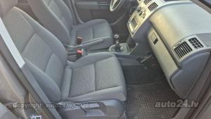 Pelēks Volkswagen Touran 2008 Tartu, ar dzinēja tilpumu 1.90 L un nobraukumu 375 tūkst. km par 2499 €, foto 13 vietnē AUTOMOTO.COM.LV