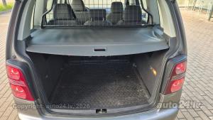 Pelēks Volkswagen Touran 2008 Tartu, ar dzinēja tilpumu 1.90 L un nobraukumu 375 tūkst. km par 2499 €, foto 15 vietnē AUTOMOTO.COM.LV