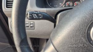 Pelēks Volkswagen Touran 2008 Tartu, ar dzinēja tilpumu 1.90 L un nobraukumu 375 tūkst. km par 2499 €, foto 16 vietnē AUTOMOTO.COM.LV