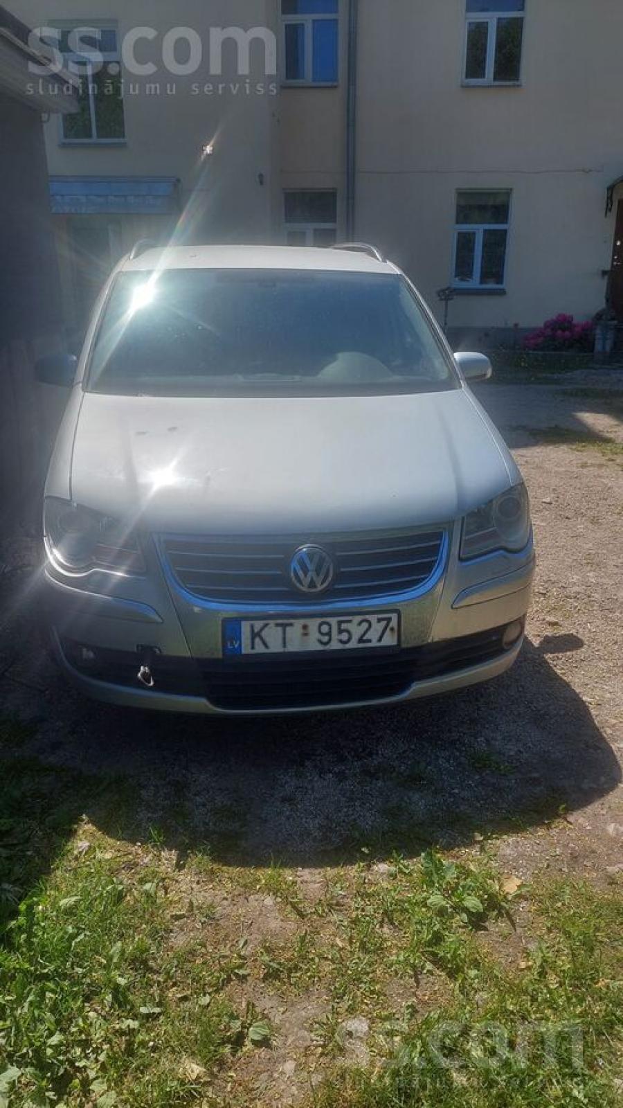 Pelēks Volkswagen Touran 2009 Rīga, ar dzinēja tilpumu 1.90 L un nobraukumu 0 tūkst. km par 500 €, foto 1 vietnē AUTOMOTO.COM.LV