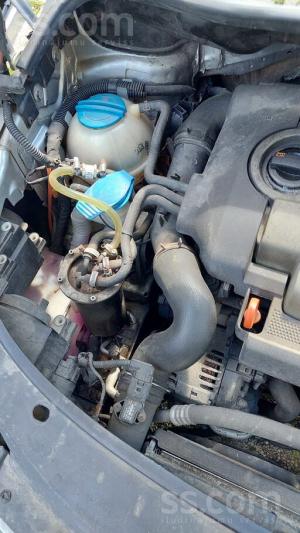 Pelēks Volkswagen Touran 2009 Rīga, ar dzinēja tilpumu 1.90 L un nobraukumu 0 tūkst. km par 500 €, foto 8 vietnē AUTOMOTO.COM.LV