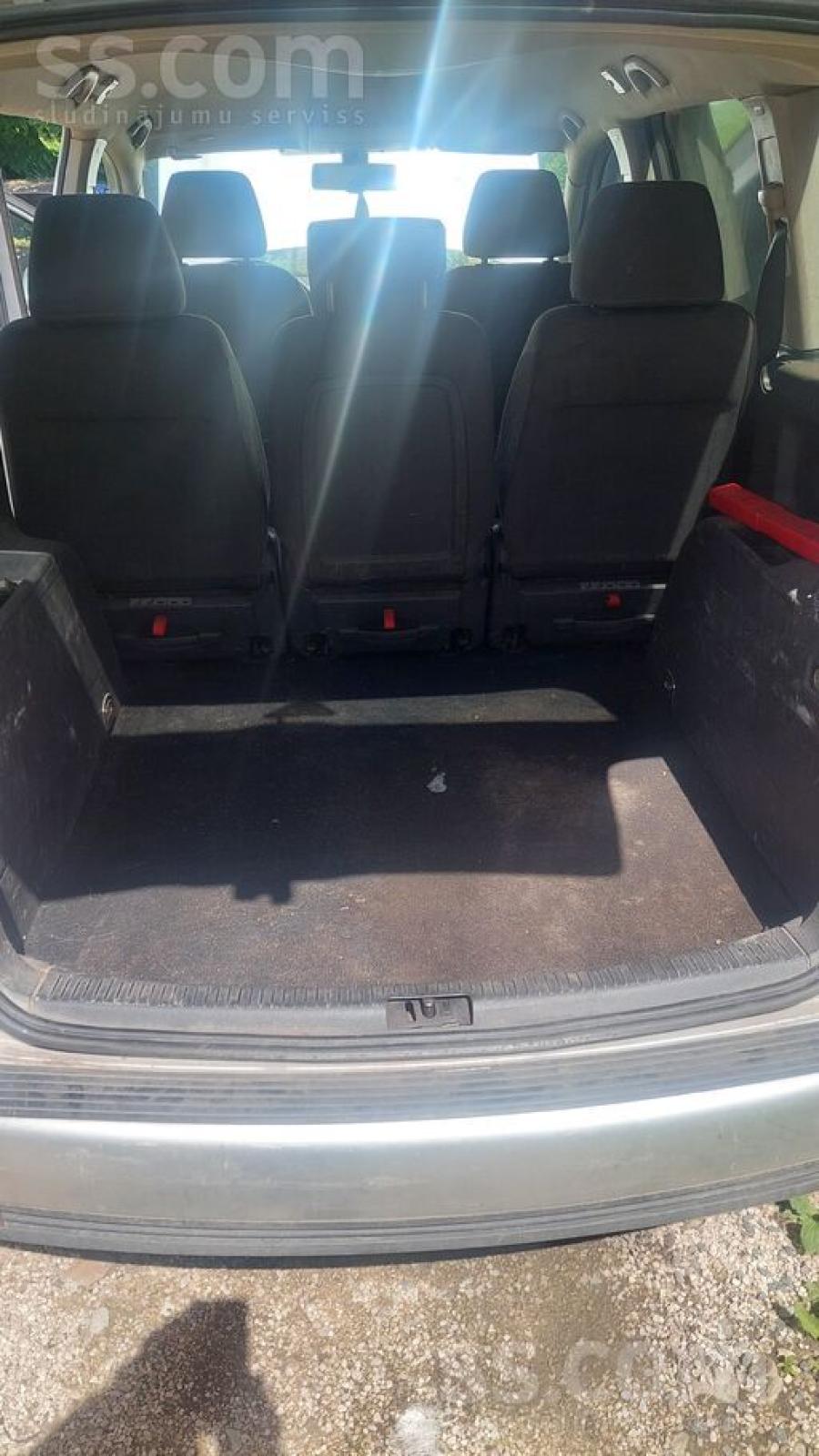 Pelēks Volkswagen Touran 2009 Rīga, ar dzinēja tilpumu 1.90 L un nobraukumu 0 tūkst. km par 500 €, foto 11 vietnē AUTOMOTO.COM.LV