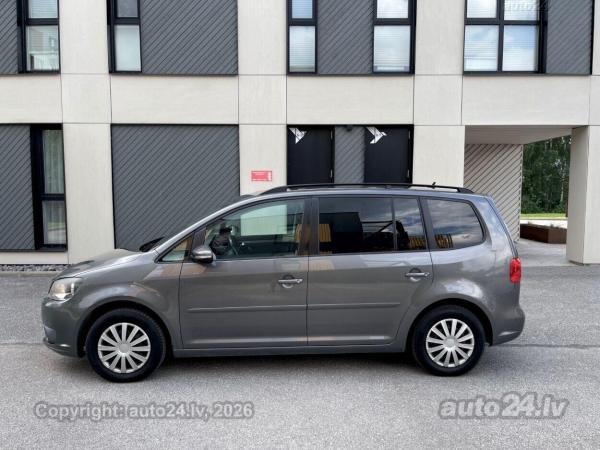Grey Volkswagen Touran 2010 in Tartu, with an engine capacity of 1.20 L and mileage of 273 thousand km for 4399 €, photo 5 on AUTOMOTO.COM.LV