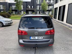 Grey Volkswagen Touran 2010 in Tartu, with an engine capacity of 1.20 L and mileage of 273 thousand km for 4399 €, photo 8 on AUTOMOTO.COM.LV