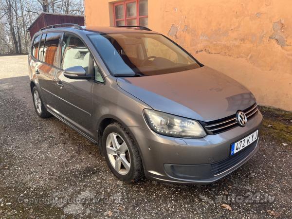 Grey Volkswagen Touran 2010 in Polva, with an engine capacity of 2.00 L and mileage of 339 thousand km for 5700 €, photo 1 on AUTOMOTO.COM.LV