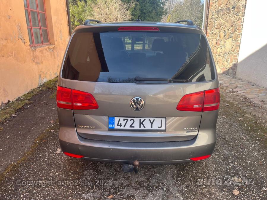 Pelēks Volkswagen Touran 2010 Pelva, ar dzinēja tilpumu 2.00 L un nobraukumu 339 tūkst. km par 5700 €, foto 7 vietnē AUTOMOTO.COM.LV