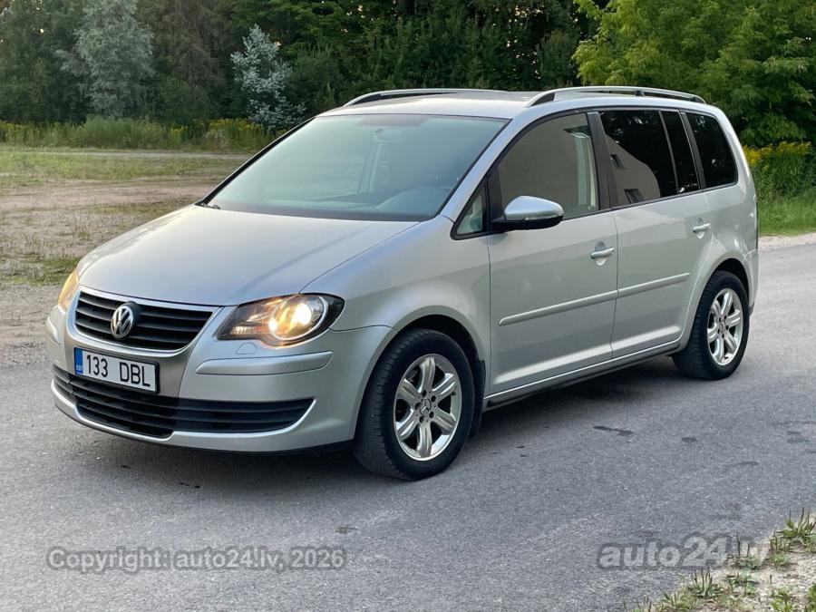 Pelēks Volkswagen Touran 2010 Tartu, ar dzinēja tilpumu 1.40 L un nobraukumu 263 tūkst. km par 2000 €, foto 1 vietnē AUTOMOTO.COM.LV