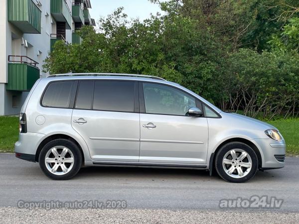 Grey Volkswagen Touran 2010 in Tartu, with an engine capacity of 1.40 L and mileage of 263 thousand km for 2000 €, photo 7 on AUTOMOTO.COM.LV