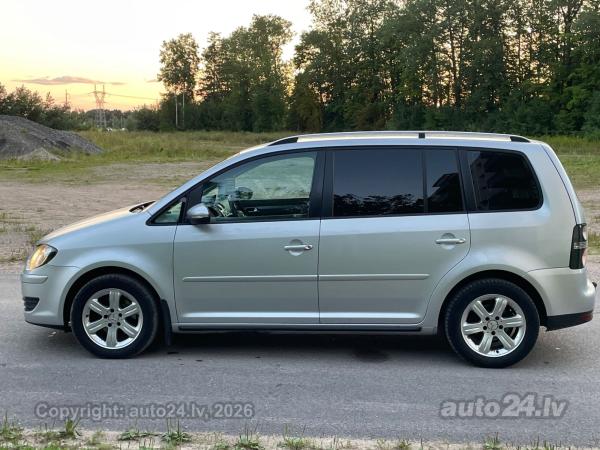 Grey Volkswagen Touran 2010 in Tartu, with an engine capacity of 1.40 L and mileage of 263 thousand km for 2000 €, photo 8 on AUTOMOTO.COM.LV