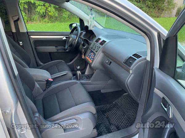 Grey Volkswagen Touran 2010 in Tartu, with an engine capacity of 1.40 L and mileage of 263 thousand km for 2000 €, photo 10 on AUTOMOTO.COM.LV