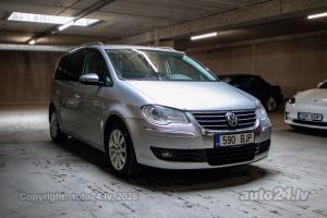 Pelēks Volkswagen Touran 2010 Tallina, ar dzinēja tilpumu 1.90 L un nobraukumu 357 tūkst. km par 5500 €, foto  vietnē AUTOMOTO.COM.LV
